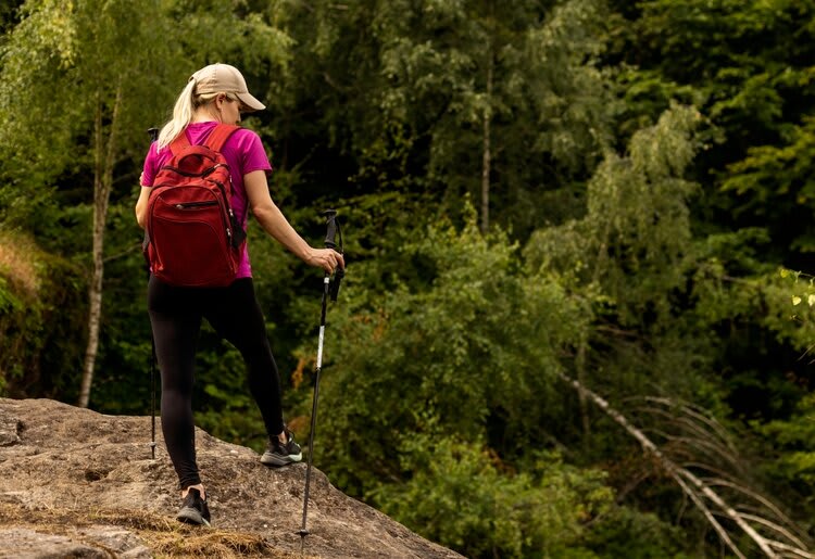 How to Deal With an Addict: 10 Tips From a Licensed Therapist